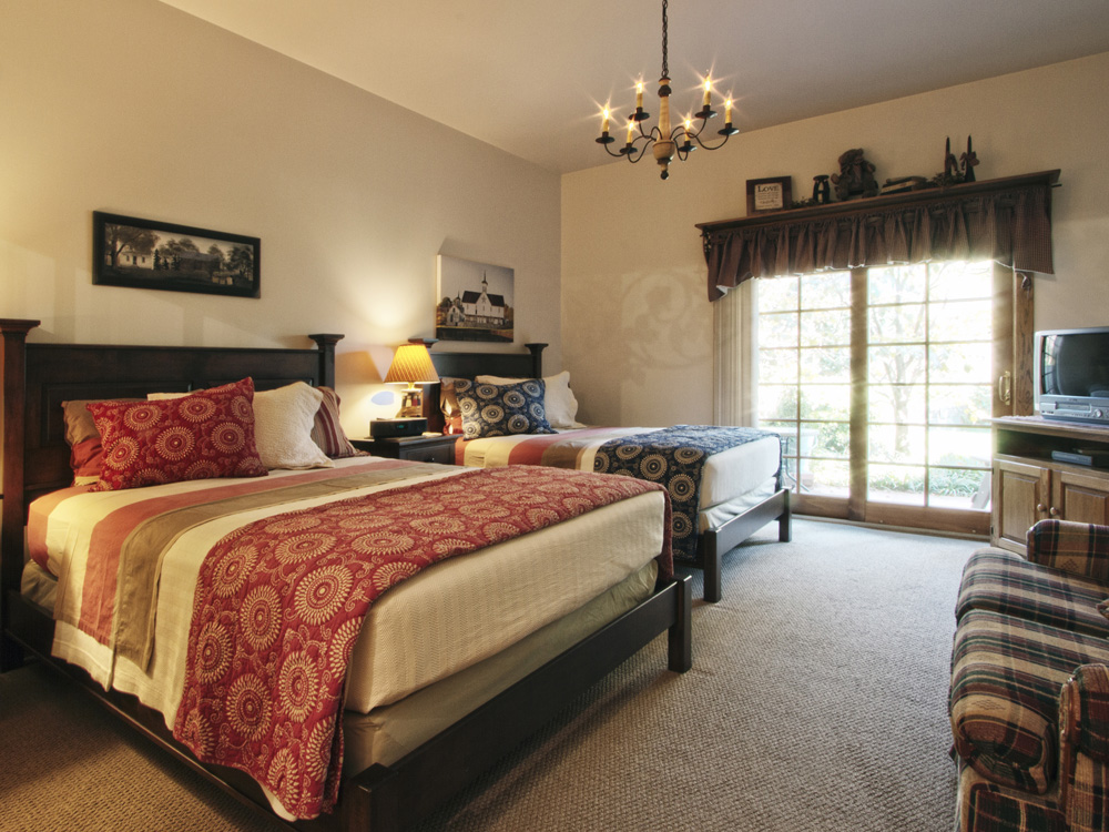 Rustic Room - Olde Homestead Suites