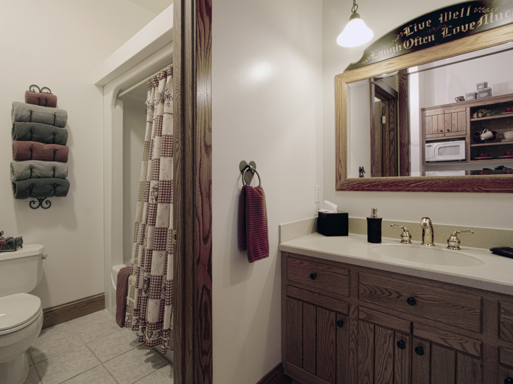 Rustic Room - Olde Homestead Suites